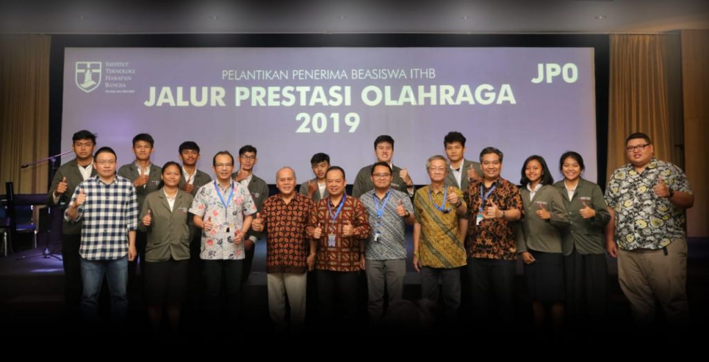 INSTITUT TEKNOLOGI HARAPAN BANGSA (ITHB) MELANTIK 100 MAHASISWA ...