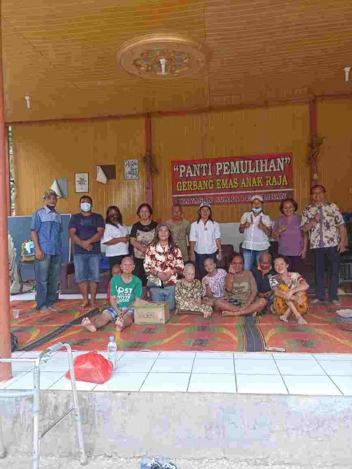 Komsel Family Care GBI Mawar Saron Kelapa Gading Adakan Pelayanan di ...